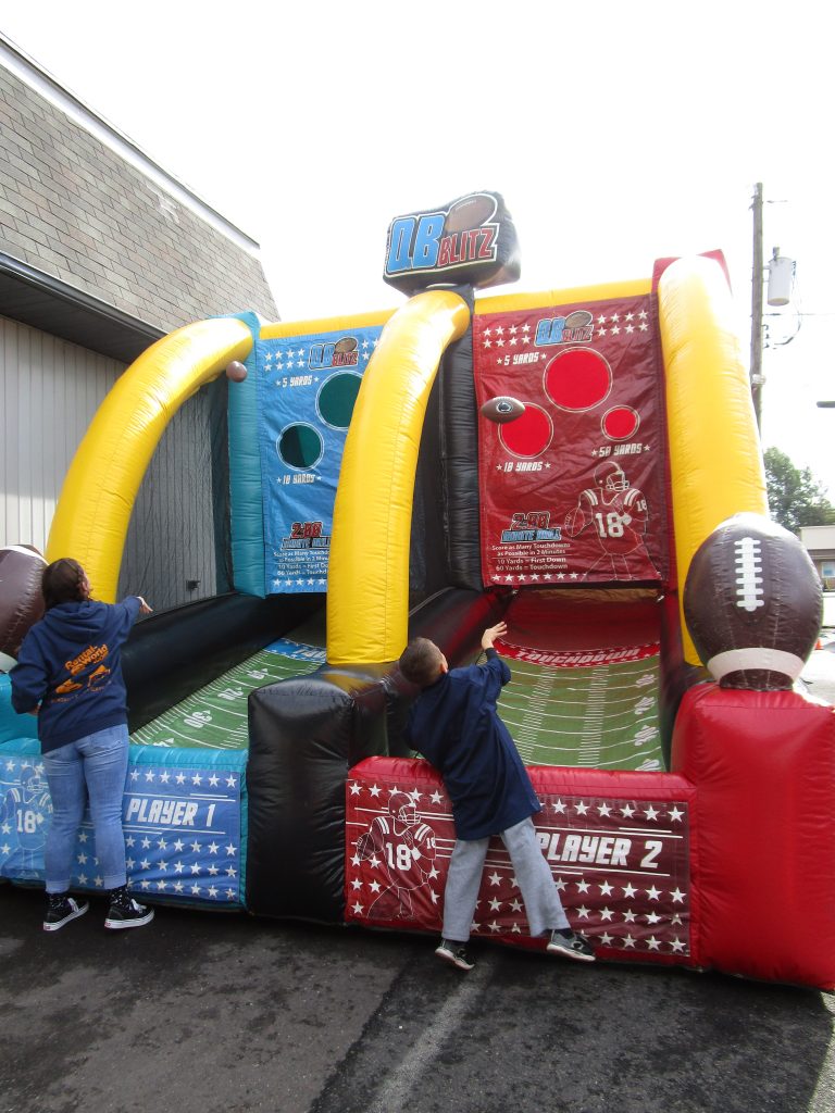 Quarterback Blitz - Rental-World