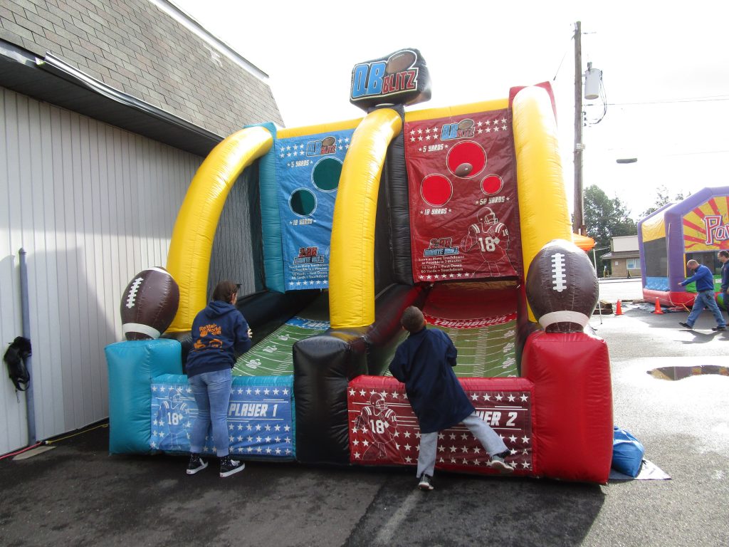 Quarterback Blitz - Rental-World