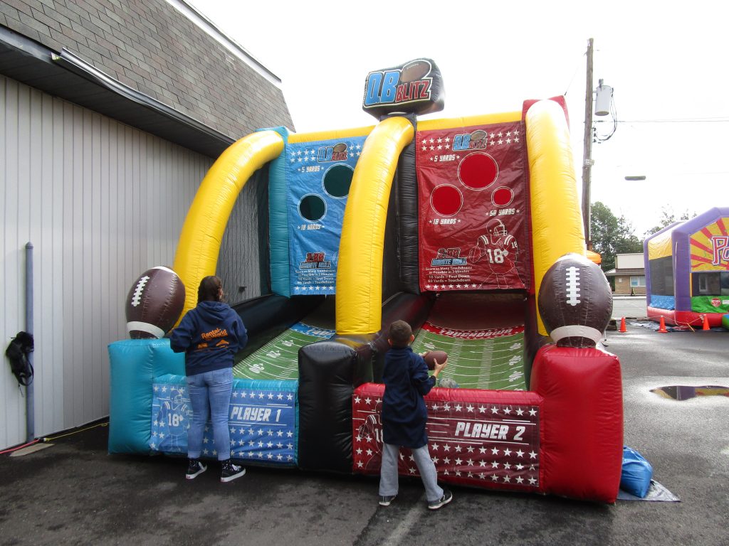 Quarterback Blitz - Rental-World