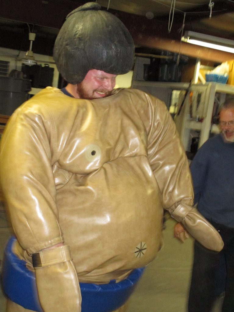 Sumo Wrestlers with Mat - Rental-World