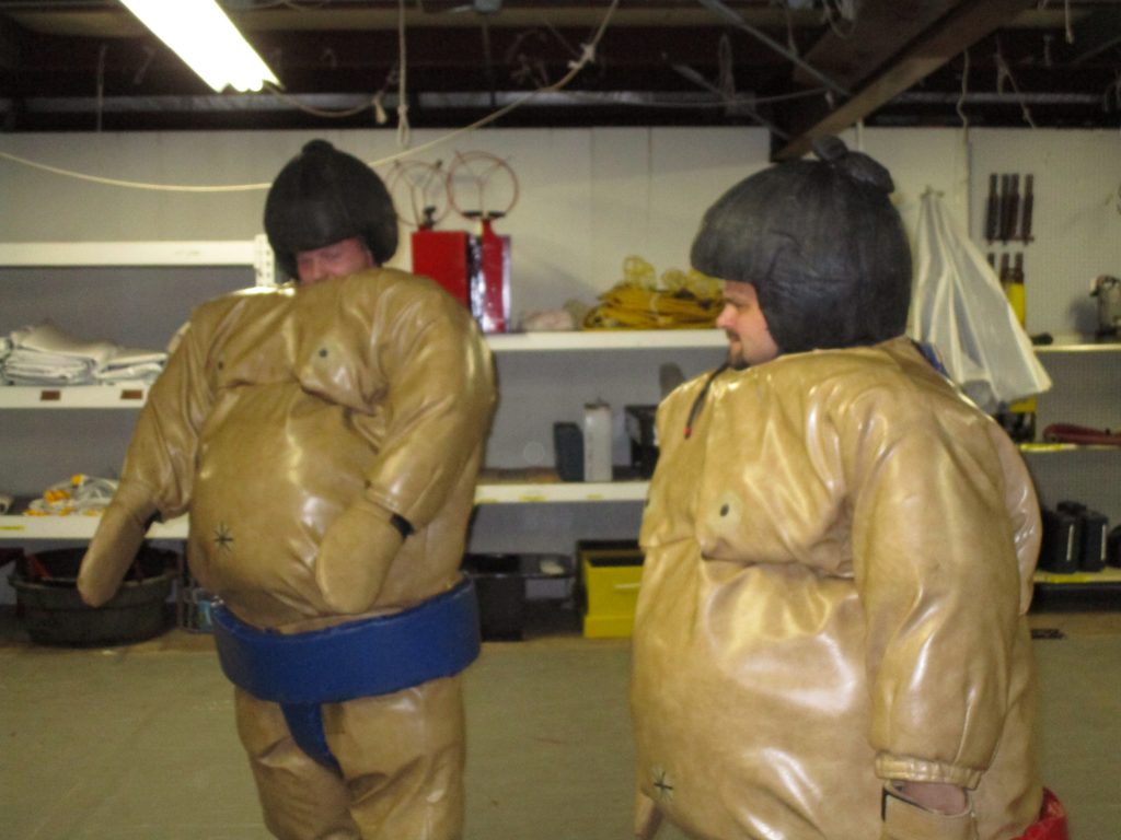 Sumo Wrestlers with Mat - Rental-World