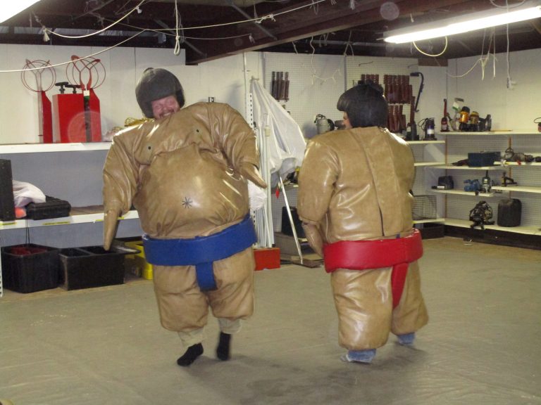 Sumo Wrestlers with Mat - Rental-World