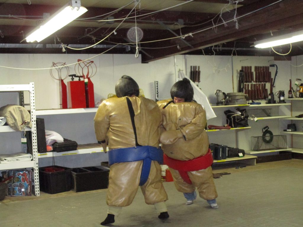 Sumo Wrestlers with Mat - Rental-World