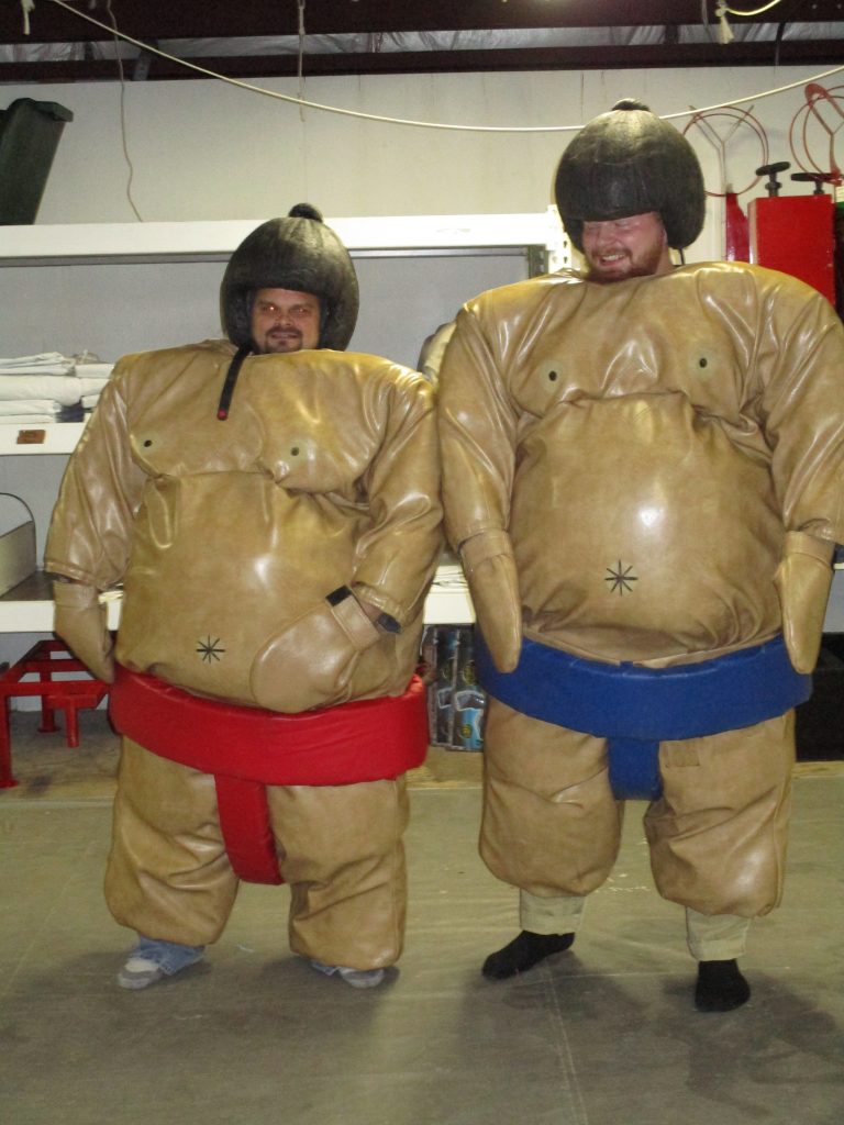 Sumo Wrestlers with Mat - Rental-World