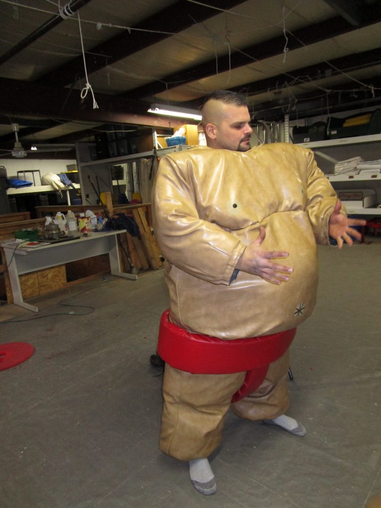 Sumo Wrestlers with Mat - Rental-World