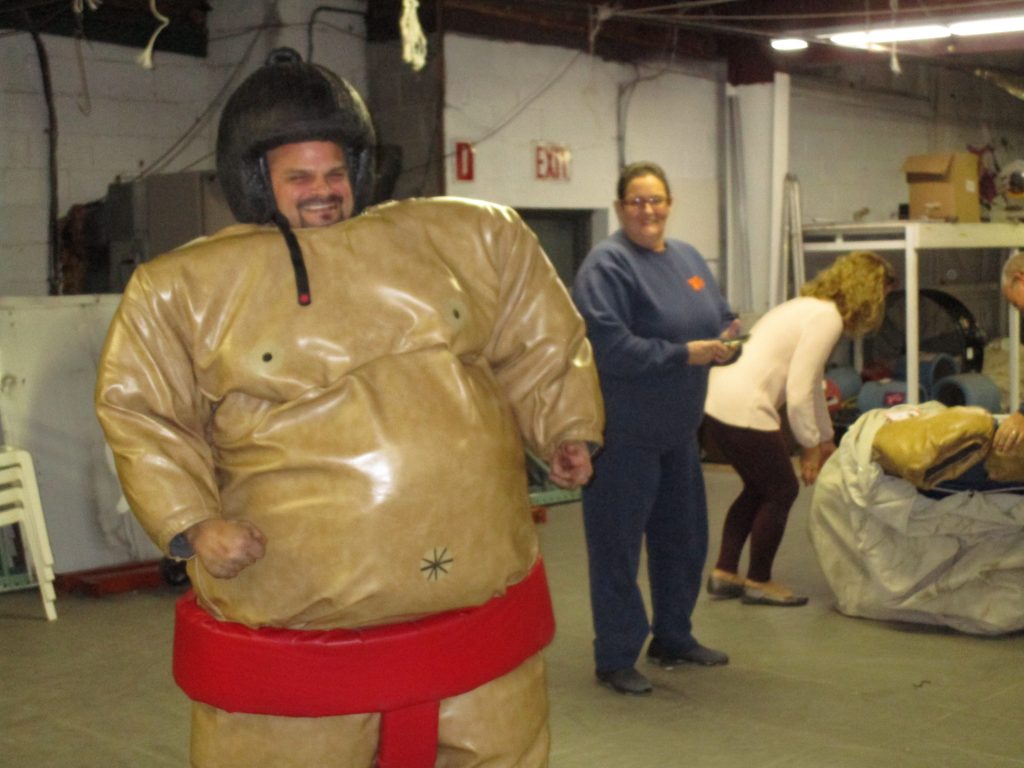 Sumo Wrestlers with Mat - Rental-World