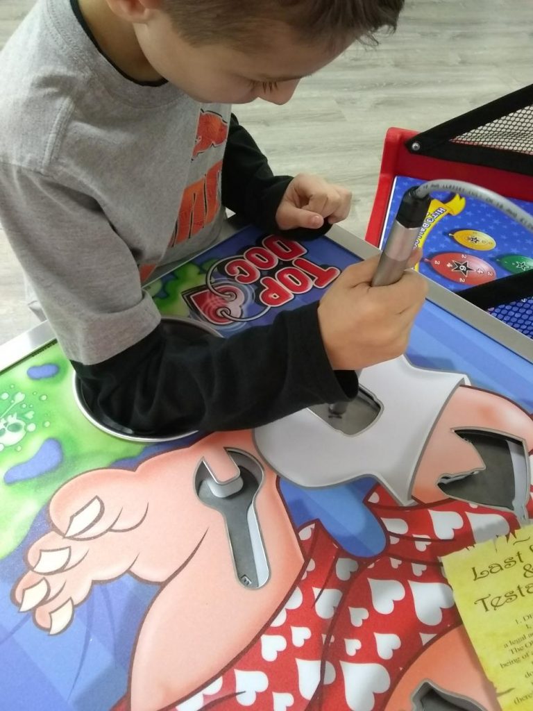 Top Doc Magnetic Surgery Game / Giant Operation - Rental-World